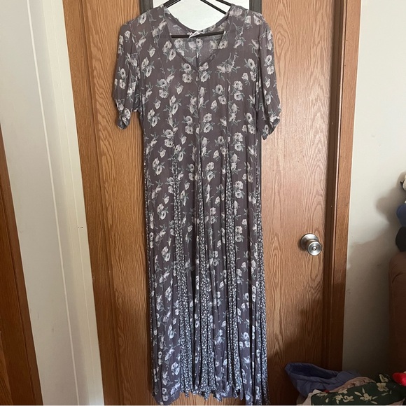 Nostalgia | Dresses | Vintage Nostalgia Gray Floral Dress | Poshmark